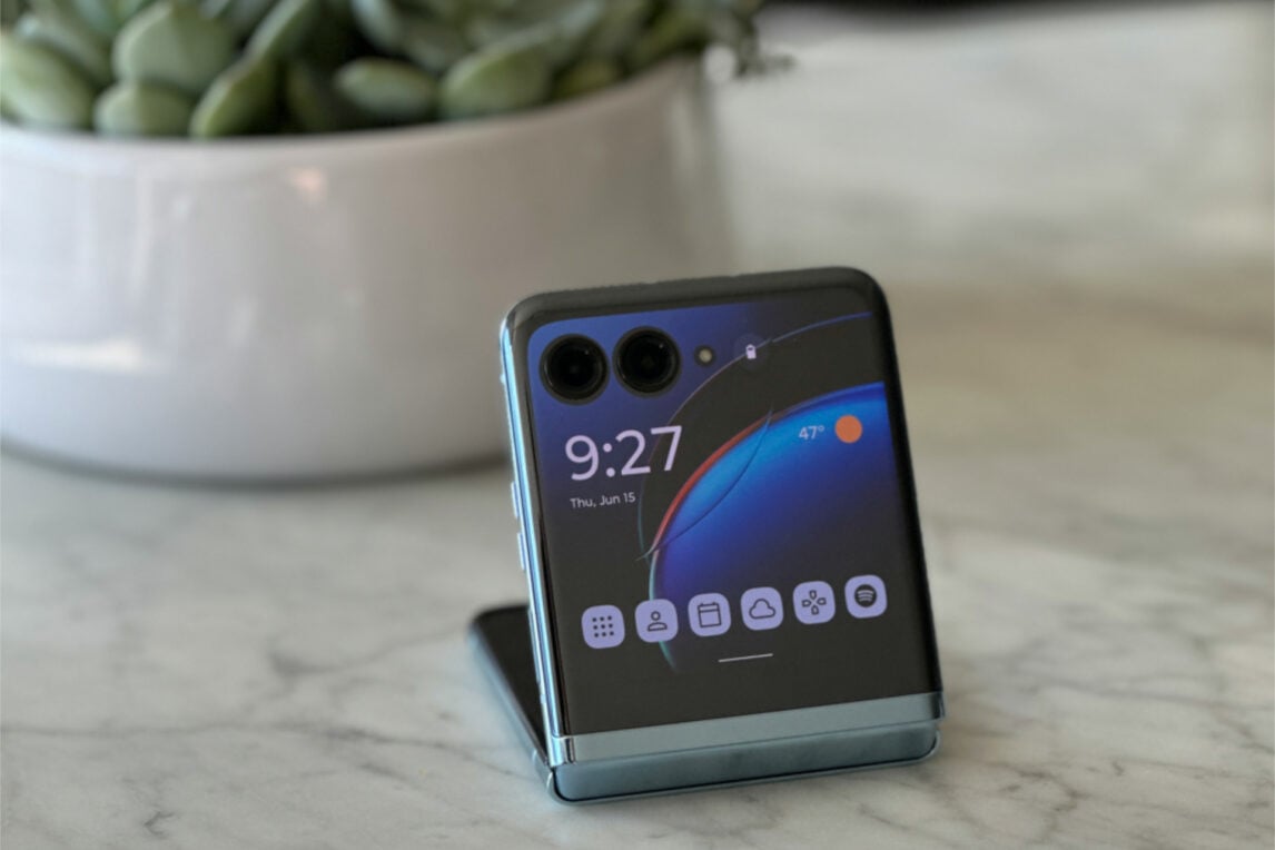 Motorola Razr 50 Ultra gets a big external screen & camera boost