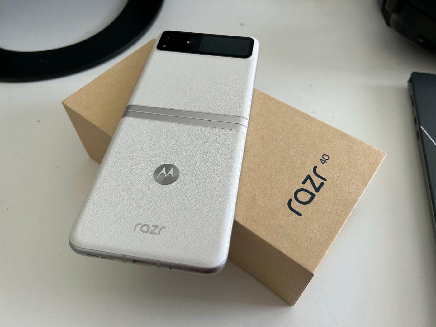 Motorola Razr 40 review: makes the foldable flip mainstream