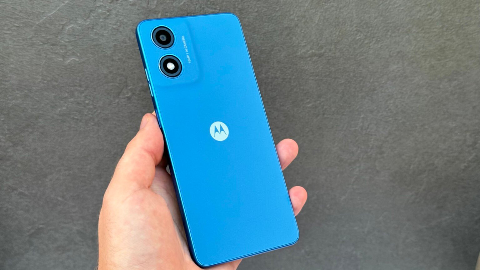 Motorola Moto G04 review: entry-level convenience
