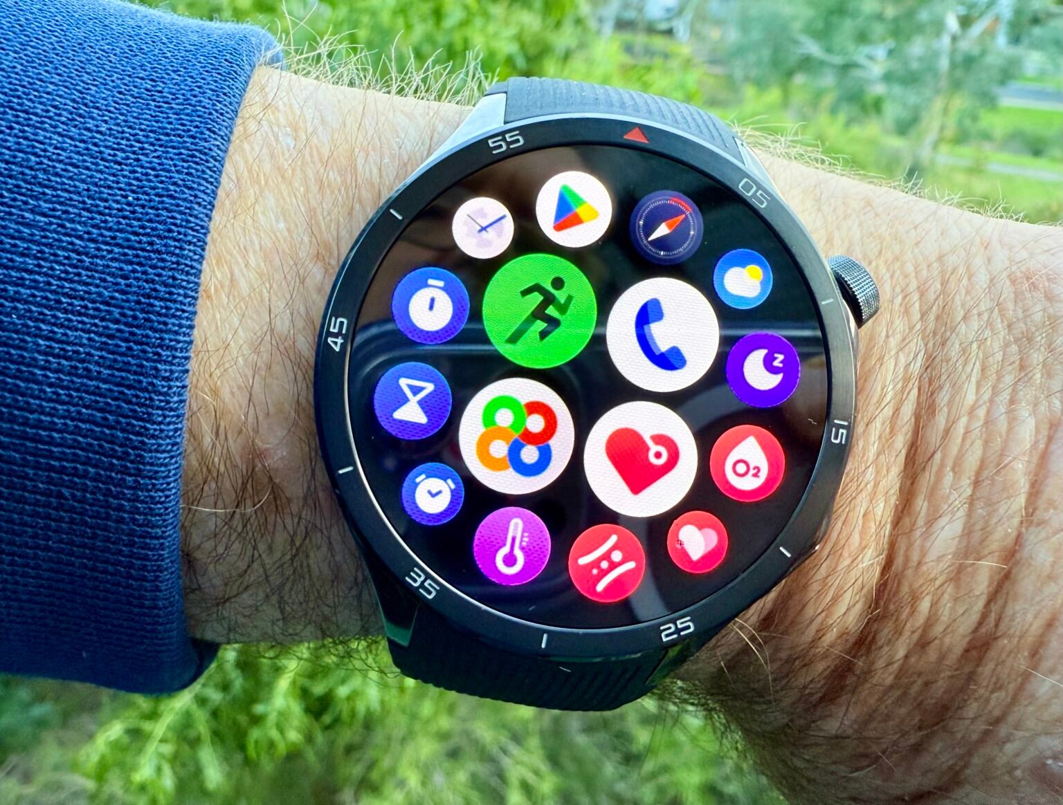 Oppo Watch X2 smartwatch review: Keep on ticking