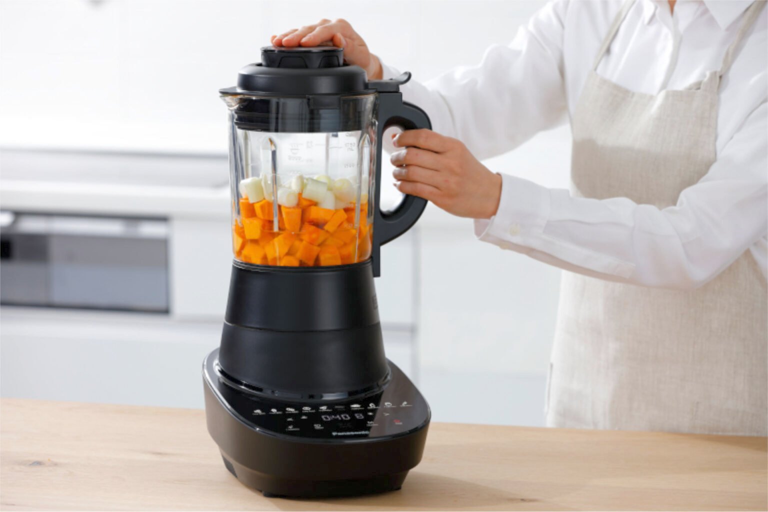 Panasonic's new blender even cooks and cleans for you