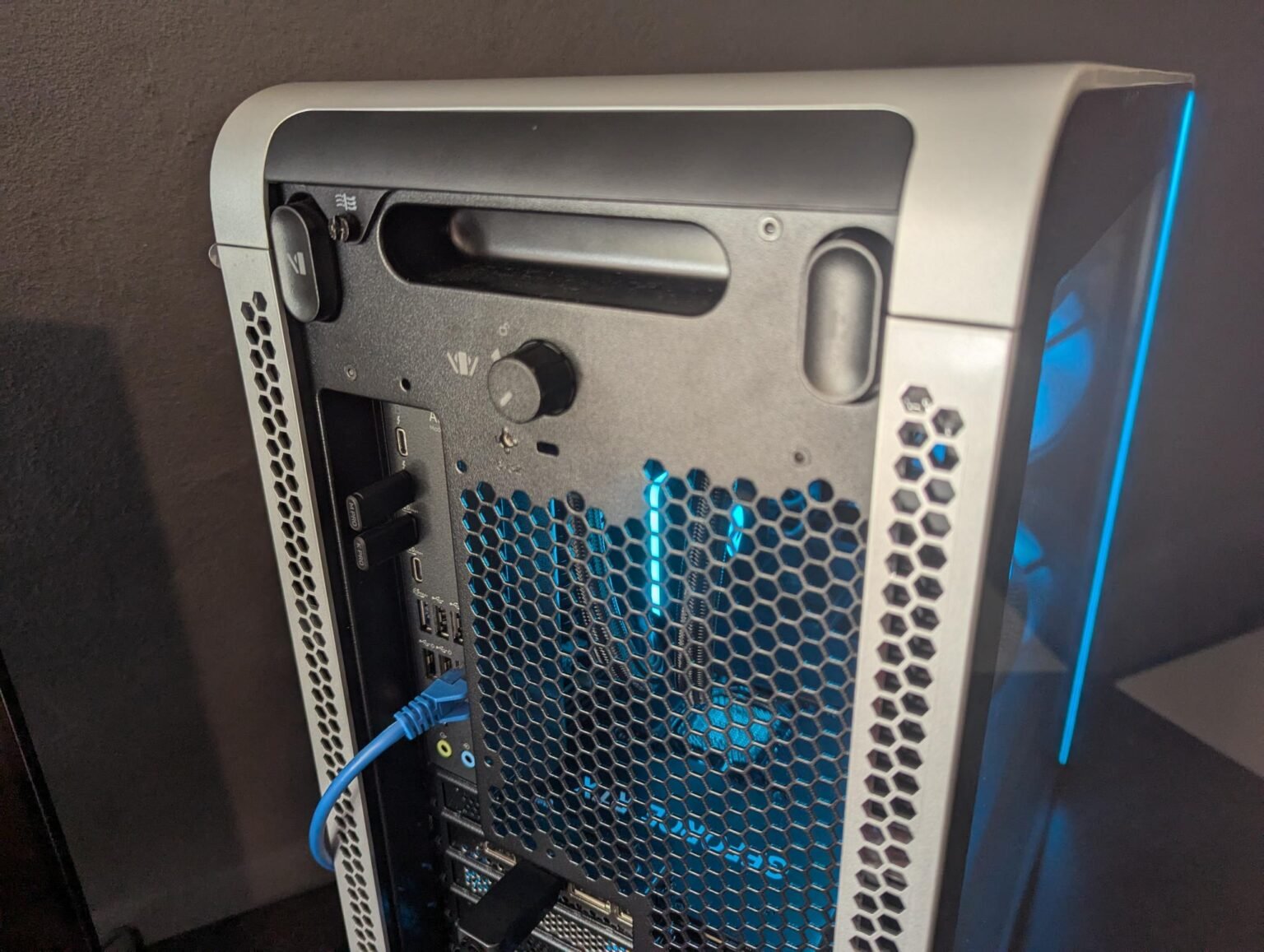 Alienware Area-51 PC review: Quiet performance, loud price tag