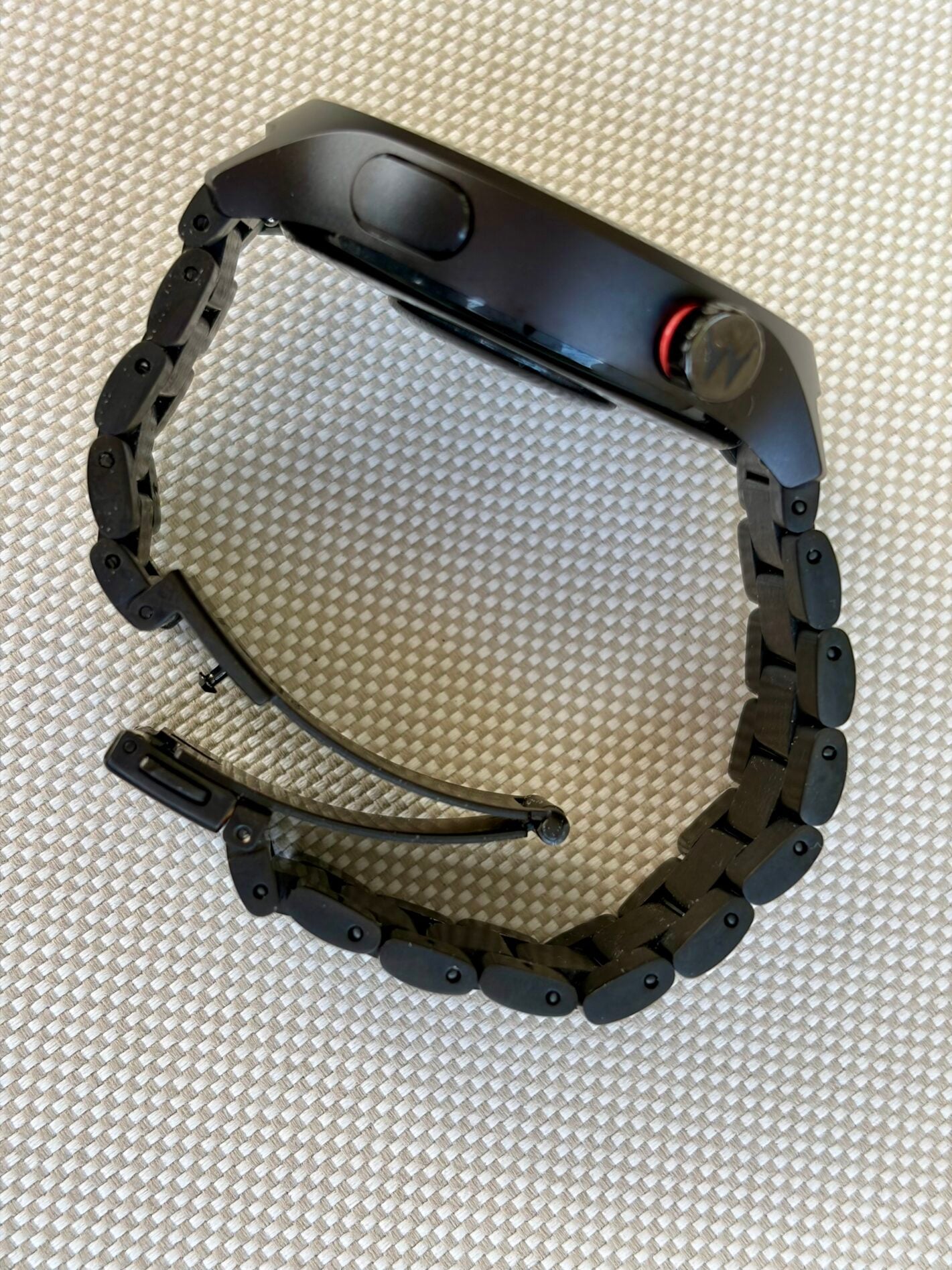 Motorola Moto Watch review: Affordable back-to-basics smartwatch