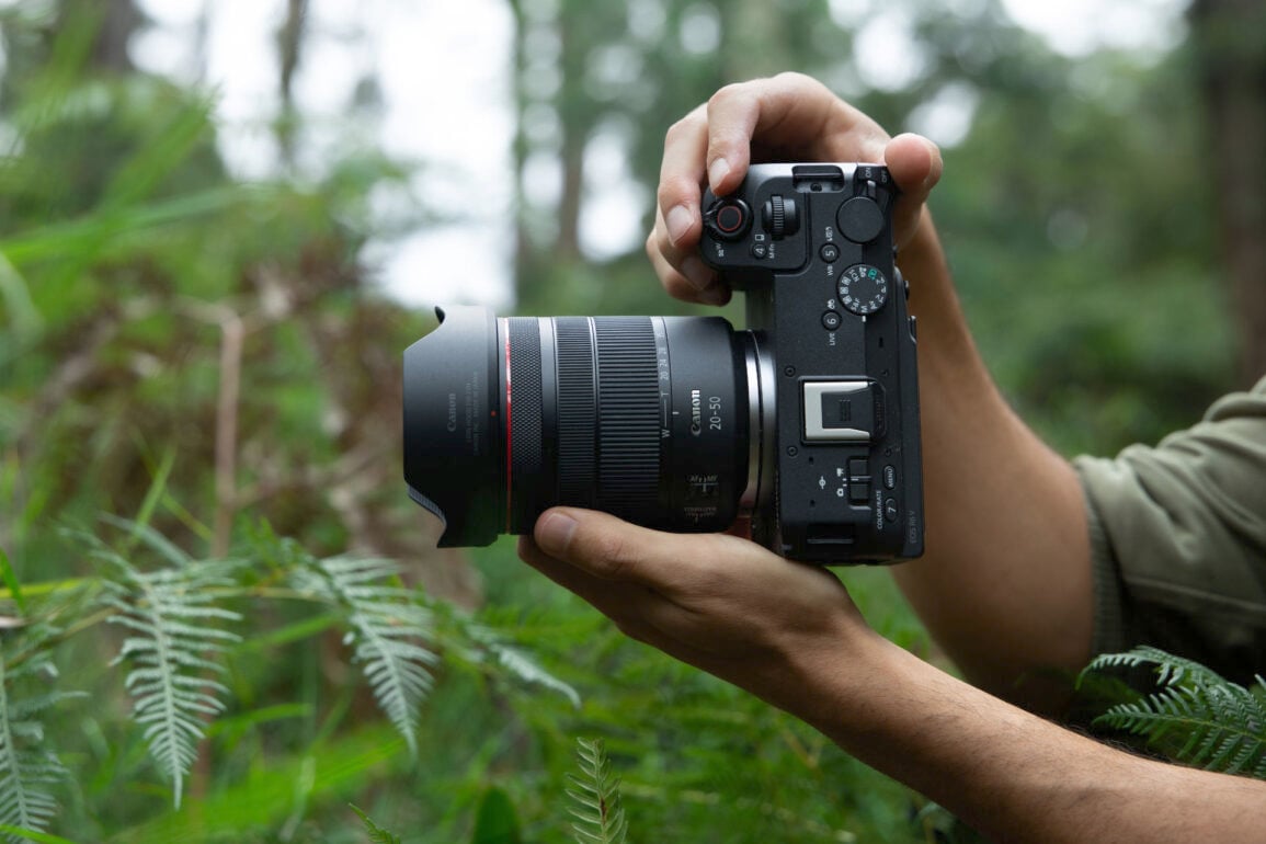 Canon optimises vertical recording with new EOS R6 V camera
